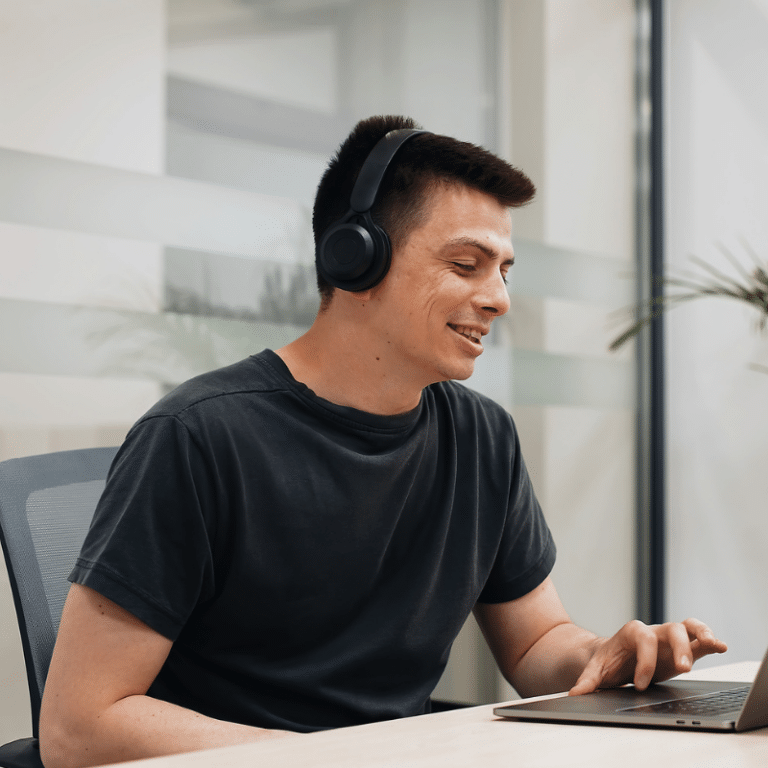 Specialist support with Pluss - Seetec