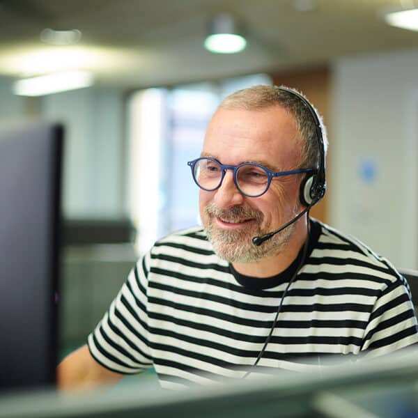 Contact - Seetec